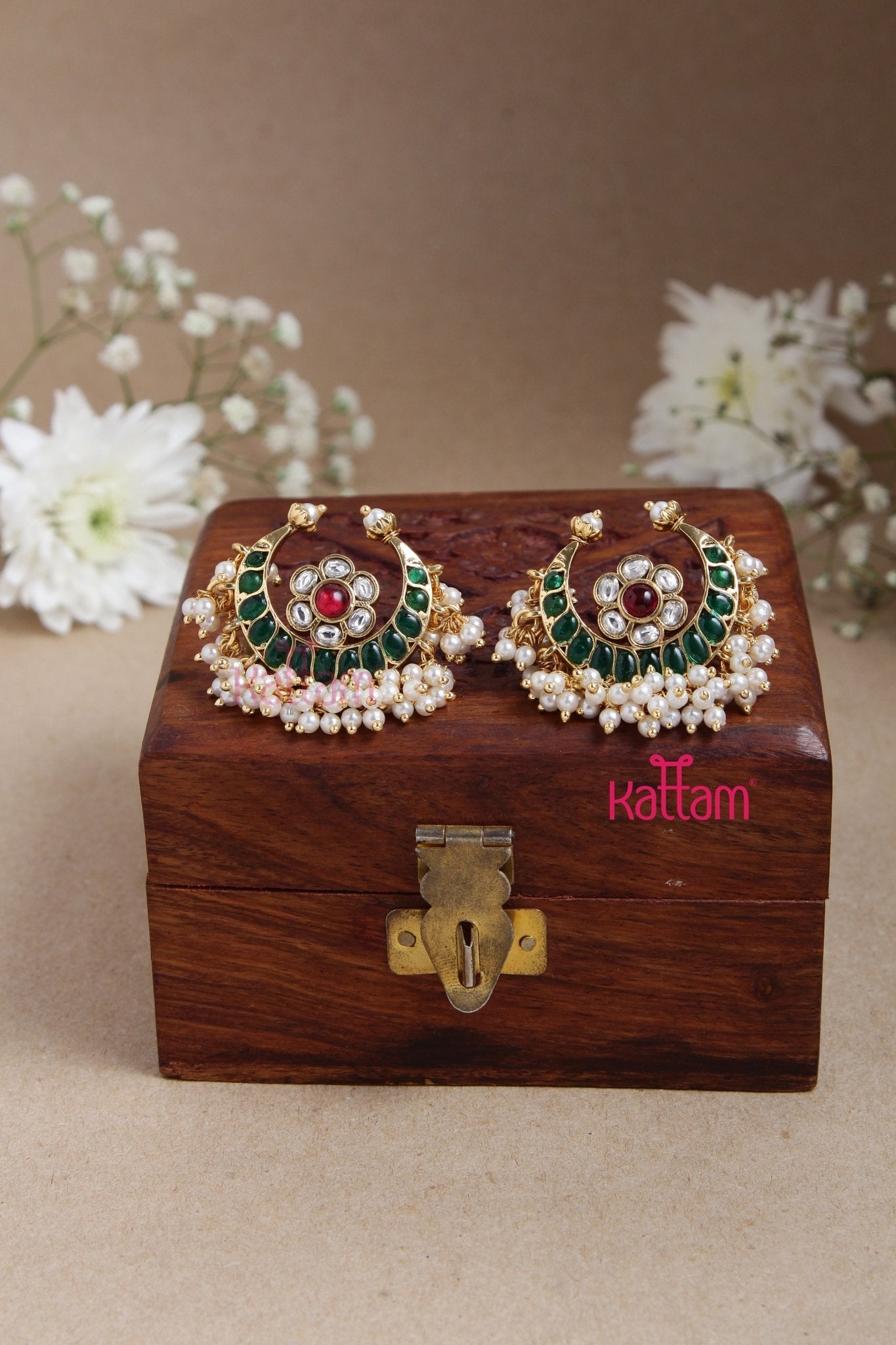 Kundan Green Halfmoon Pearl Earring - Kattam